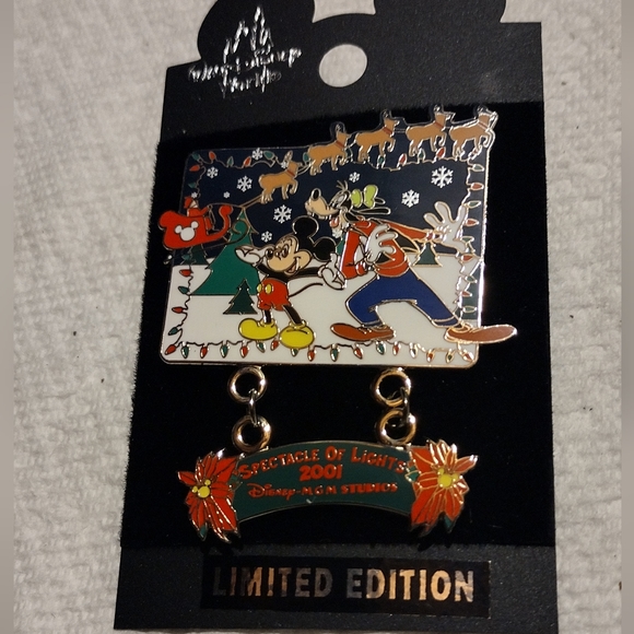 Disney | Jewelry | Limited Edition Disney Collector Pin | Poshmark